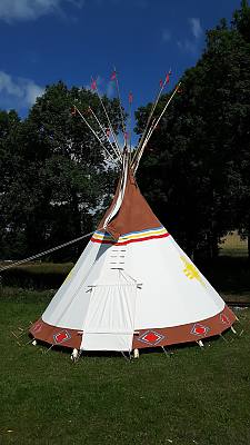 Colors and painting | Colors and painting | Native American Tipis ...